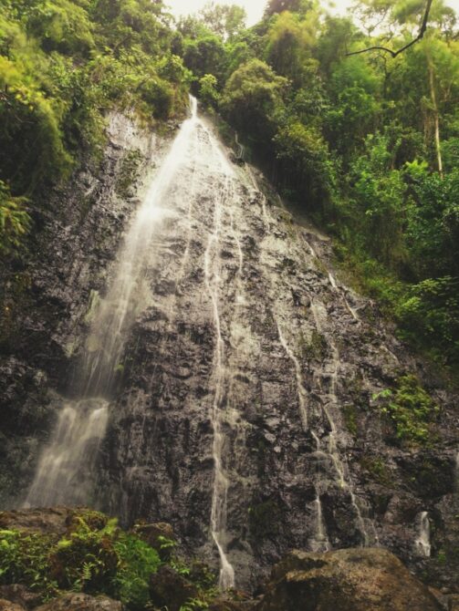 14 Oahu Waterfalls + Map + 2025 Info - Eco Lodges Anywhere