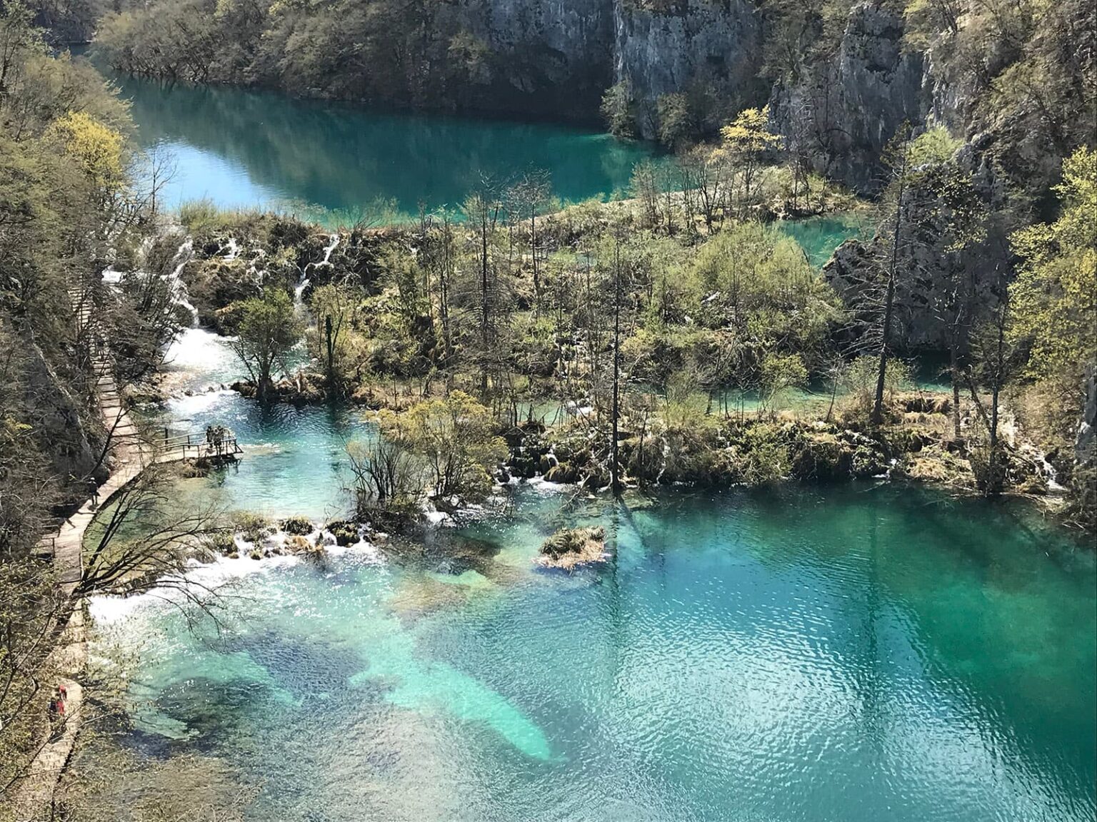 15 Blue Lakes Around the World - Eco Lodges Anywhere